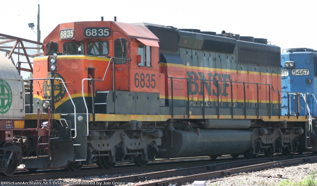 BNSF 6835